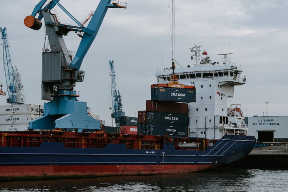 Knowing The Difference Expedition And Logistics Services Jayaplus knowing-the-difference-expedition-and-logistics-services-jayaplus